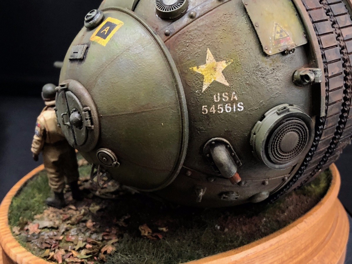 Atomic Tank by Rodger Dewberry · Putty&Paint