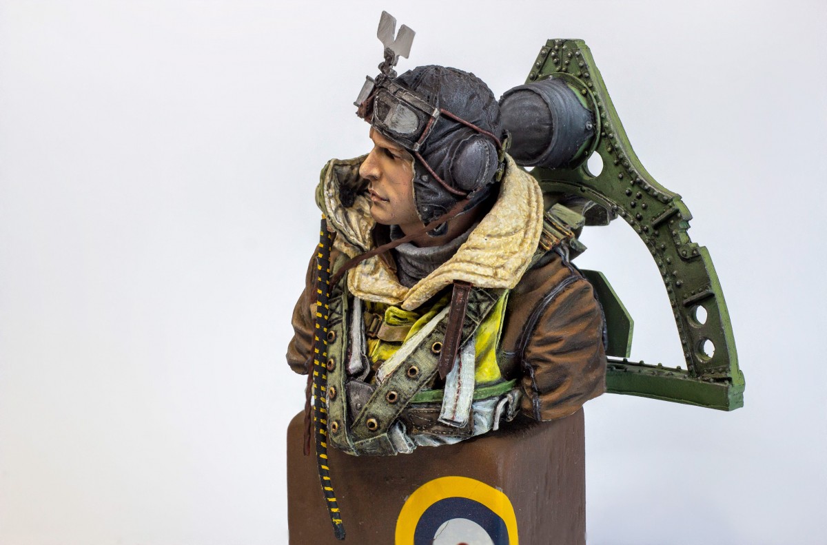 Spitfire pilot. IIWW by FRANCISCO VILLEGAS CASAMITJANA · Putty&Paint