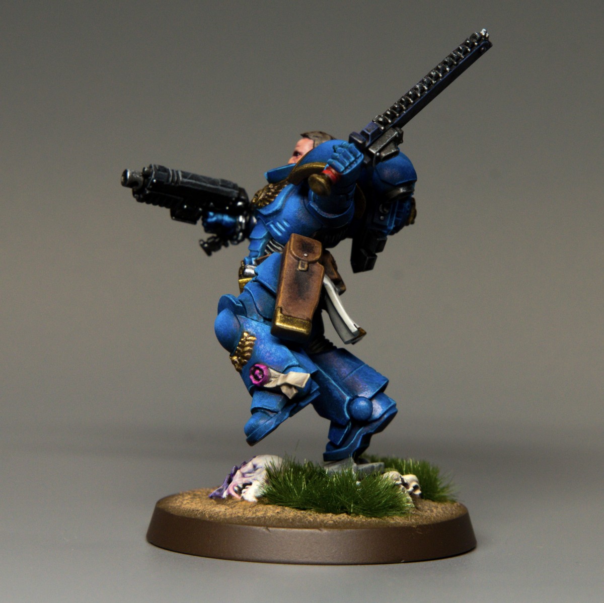 Lieutenant Demetrian Titus, Ultramarines by MiniPaintPlay · Putty&Paint